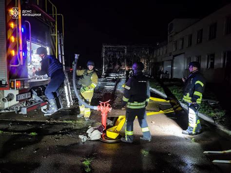 Нічна атака дронів на Київщину поранені знищена техніка і пошкоджені будинки ФОТО Вечірній Київ