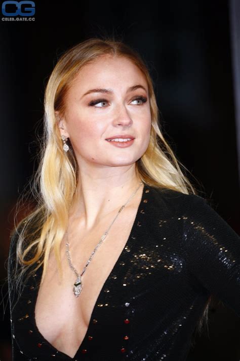 Sophie Turner Nude Pictures Onlyfans Leaks Playboy Photos Sex Scene Uncensored