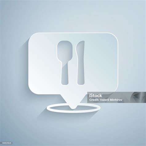 종이 컷 카페와 레스토랑 위치 아이콘 회색 배경에 격리 포크와 숟가락 식당 표지판 은 핀 포인트 내부 종이 아트 스타일 벡터 3차원 형태에 대한 스톡 벡터 아트 및 기타