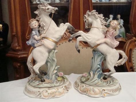 Шикарні парні статуетки коні коні діти фарфор каподімонте італія — ціна 18000 грн у каталозі