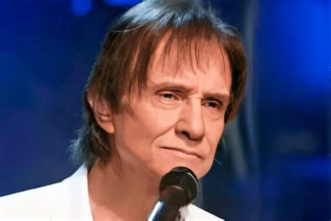 Sai Fora Ap S Abra Ar Estrela Roberto Carlos Ficou Duas Horas No Banho Tv Hist Ria