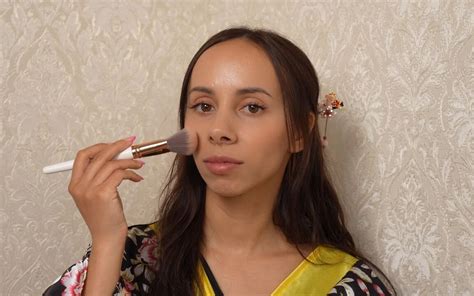 Stroking My Face With A Brush In A Geisha Costume Feat Pantera Nika By