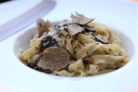 The Difference Between White And Black Truffle Ultimate Guide