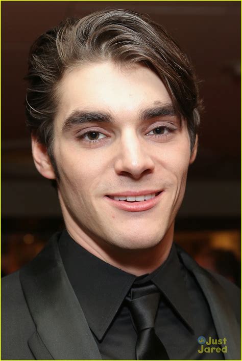 Rj Mitte Breaking Bad Wins Best Drama At Golden Globes 2014 Photo