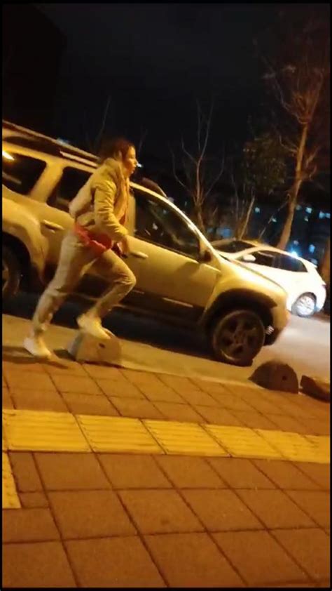 Stanbul Da Beni Hamileyken Ortada M B Rakacaks N Diyen Kad Na Sald Rd