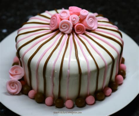 How To Make A Cake With Fondant Decorations At Judy Acosta Blog