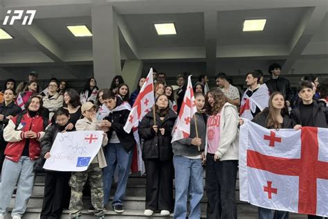 ბათუმში სტუდენტები მსვლელობას “კი ევროპას არა რუსულ კანონს” გამართავენ Bpn