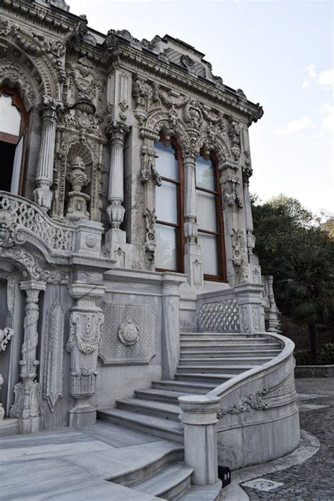 19 세기 Ihlamur 파빌리온 건물 외관 건물 외장 건축 건축 설계 관광 관광 명소 궁전 건축 궁전 외관 기념물 기둥 대리석 계단 도시 경관 돌