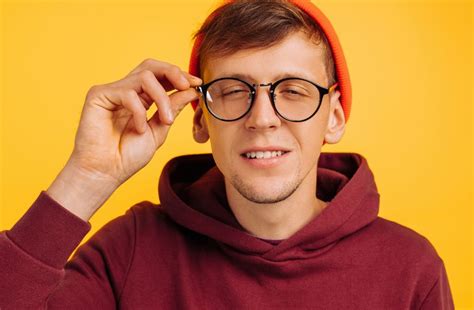 Kupas Tuntas Anisometropia Hingga 4 Cara Mengatasinya