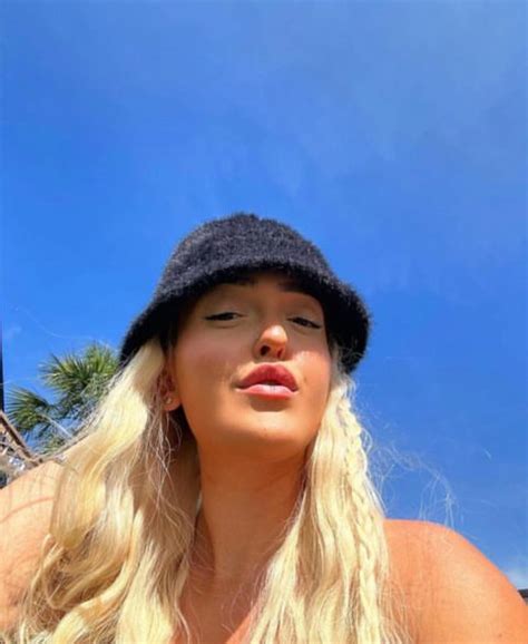 Meet Erika Calabrese Social Media Star Influencer Model