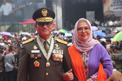 Rektor Unhan Ri Beserta 1000 Kadet Mahasiswa Unhan Ri Ikuti Upacara Hari Ulang Tahun Tentara