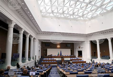 Депутатите обсъждат създаването на парламентарна комисия за контрол върху управлението на