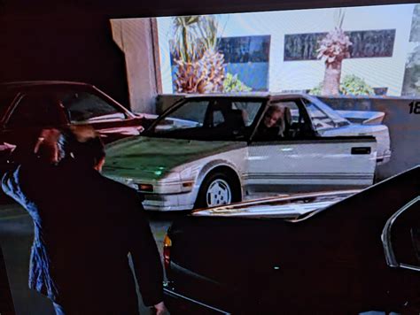 Danny Devito Waving To An Aw In Twins 1988 R Mr2
