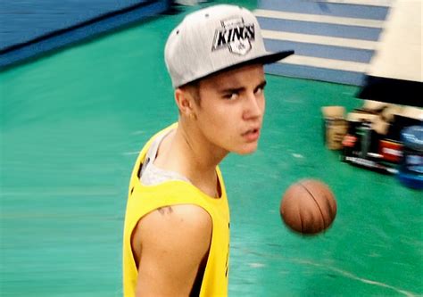 10 Photos Of Justin Bieber Looking Extremely Angry J 14 J 14