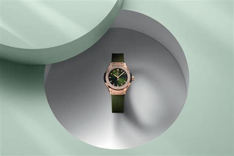 Classic Fusion King Gold Green Diamonds 29 Mm Hublot Lu