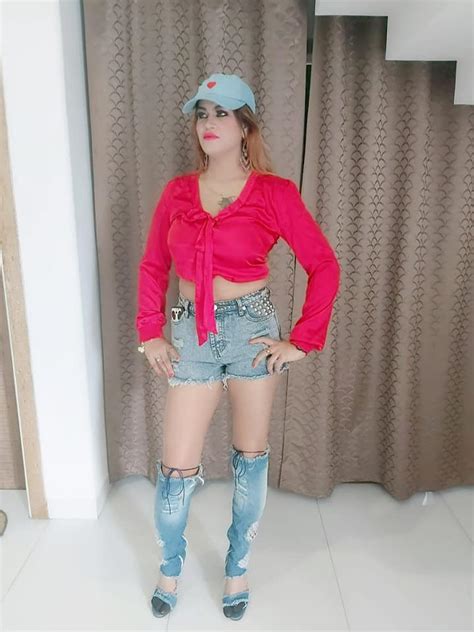 Actress Soniya Maheshwari Who Look Gorgeous In Pink Outfit Filmynaka Bollywood News