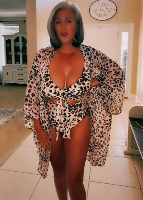 Im A Hot Mom Of Three At 39 I Wont Stop Posing In Bikinis People