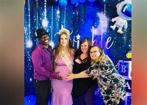 ¡suertudo Hombre Posee Tres Esposas Y También Lo Mantienen Tn8ni
