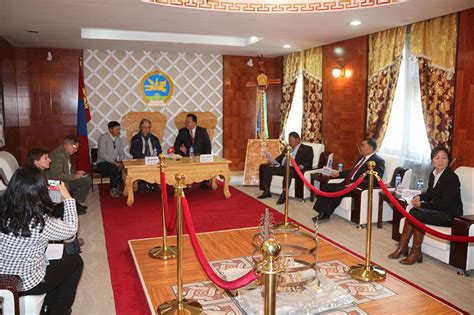 Швейцарийн элчин сайд Архангайд айлчлав