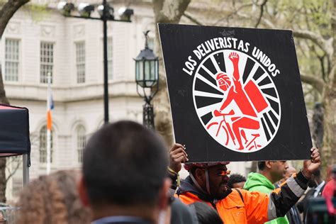 Nyc Food Delivery Workers Win First In The Nation Minimum Wage