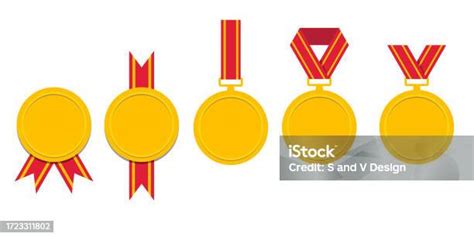 금메달 세트 챔피언 우승자 상 메달 명예 배지 플랫 격리 벡터 세트 황금 상과 메달 트로피 삽화 10 Eps의 벡터 세트 개체 그룹에 대한 스톡 벡터 아트 및 기타 이미지