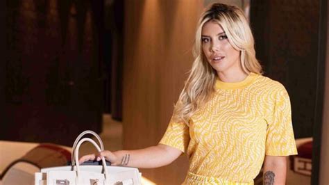 Wanda Nara In Blu L Anima Bollente Selfie Allo Specchio Toglie Il Respiro Foto