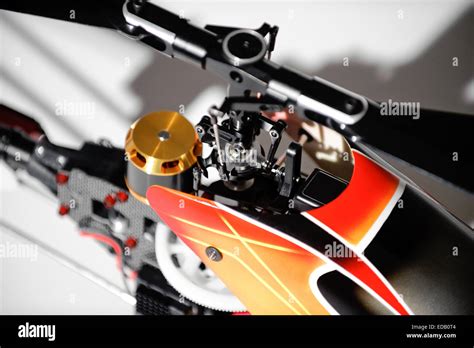 Cyclic Pitch Control Helicopter