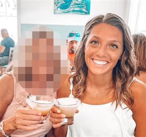 Tronditëse Mësuesja Abuzon Seksualisht Me Nxënësin 11 Vjeçar Mbetet Shtatzënë Dhe Lind