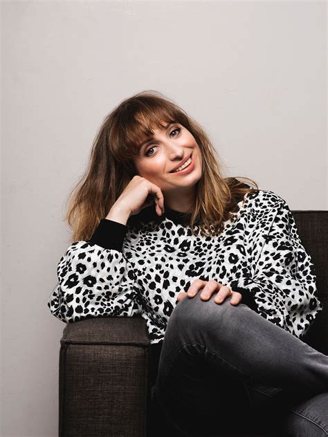 Isy Suttie On Her Love Of Martin Guitars And The Importance Of Setting