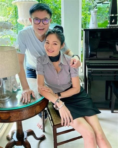 คิดว่าน้องสาว เกรซ ชนินทร ภรรยา หมู ดิลก สวยโกงอายุมาก