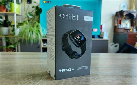 Review Of Fitbit Versa 4 Fitness Smartwatch In The Uae