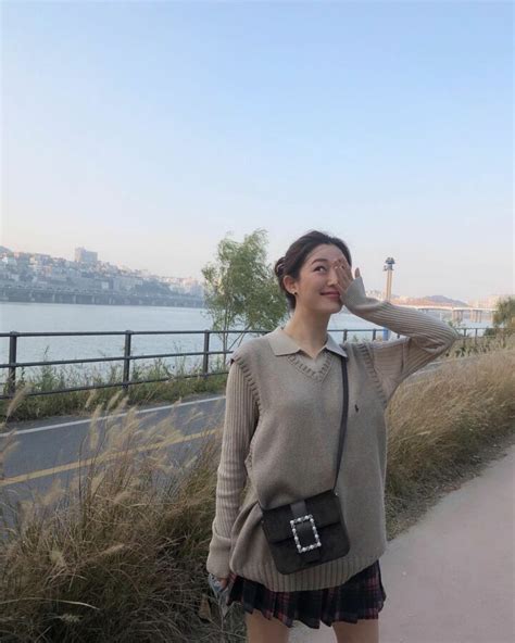 Intip 10 Potret Gaya Lee Da In Aktris Cantik Sekaligus Calon Istri Dari Aktor Lee Seung Gi