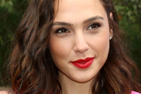 The Best Haircuts For Poofy Curly Hair The Glow Memo