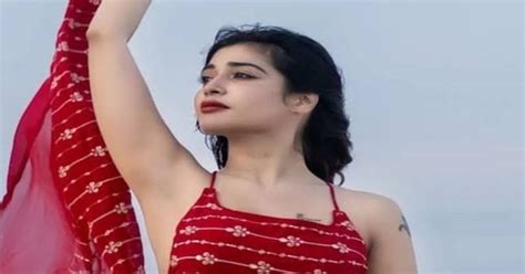 மாடர்ன் உடையில் குட்டி இடையை காட்டி இளசுகளின் தூக்கம் கெடுத்த தர்ஷா குப்தா வைரலாகும் அசத்தல்