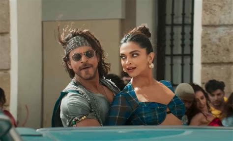 Jhoome Jo Pathaan बशरम रग क वरध क मकरस पर असर नह अब रलज हआ पठन फलम क दसर