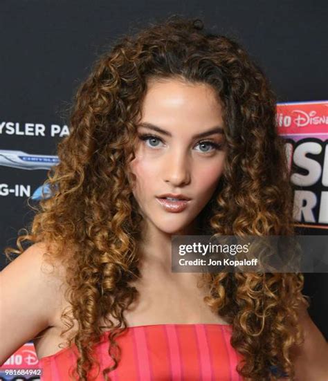 Sofie Dossi Photos and Premium High Res Pictures - Getty Images
