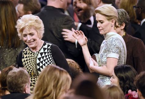 Holland Taylor Y Sarah Paulson Juntas En La Red Carpet Exitoina