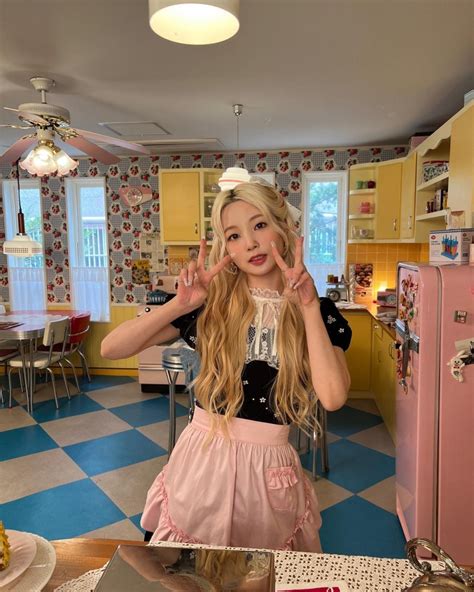 [로켓펀치] 메이드복 금발 로켓펀치 연희 촬스의 이슈와 유머