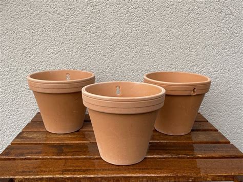 Terracotta Pots With Holes For Wall Hanging Gebraucht In Zürich Für