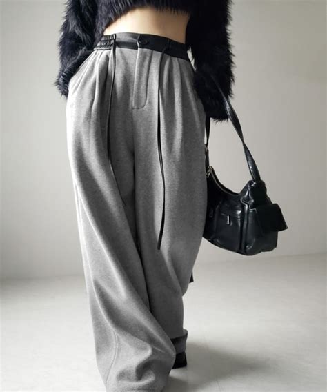 me em selectミームセレクトの 裏起毛 レザードッキングスリータックワイドスウェットパンツ leather docking tuck wide sweat