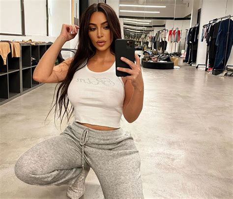 Kim Kardashian Πόσο πληρώνεται για κάθε Post στο Instagram της 2020