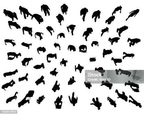 흰색 배경에 고립된 다른 위치에 있는 사람들의 군중의 실루엣 사람들은 함께 걷습니다 위에서 본 모습 벡터 그림입니다 위에에 대한 스톡 벡터 아트 및 기타 이미지 Istock