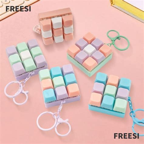Freesi 9 Keyboard Key Toy Anti Stress Finger Fidget Decompression Keyboard Games Keychain Diy