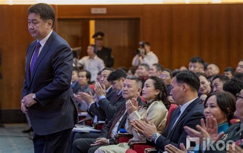 ФОТО Эрэгтэйчүүдийн боловсрол хөдөлмөр эрхлэлт эрүүл мэндийн асуудлыг хөндсөн чуулганд 700