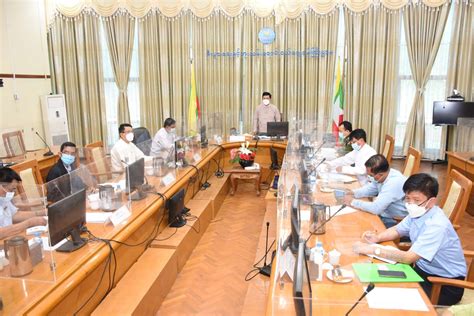 ပြည်ပမှ စားအုန်းဆီများ တင်သွင်း၍ မြန်မာနိုင်ငံအတွင်းရှိ ဈေးကွက်များသို့