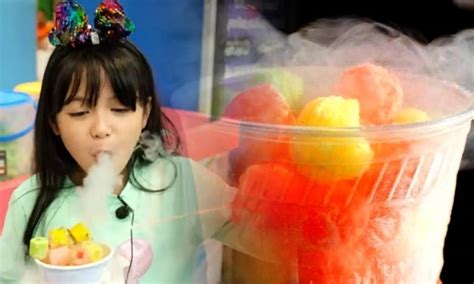 Sederet Fakta Jajanan Chiki Ngebul Ice Smoke Berbahaya Penyebab