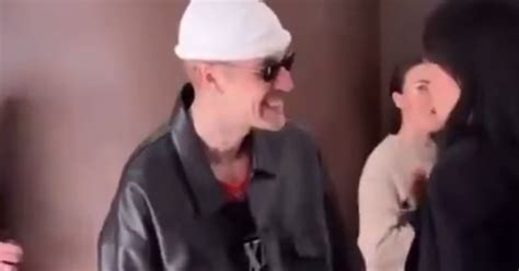 팝스타 저스틴 비버 건강이상설…“아내 헤일리 걱정 깊어”