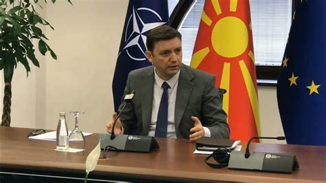 Од понеделник нема да важат документите без уставното име Youtube