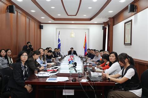 Хөдөлмөрийн аюулгүй байдал эрүүл ахуйн үндэсний хорооны ээлжит хуралдаан боллоо Shugeluleegch Mn