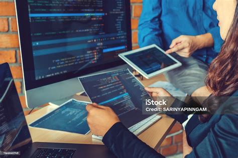 Developing Programmer Team Development Website Design And Coding